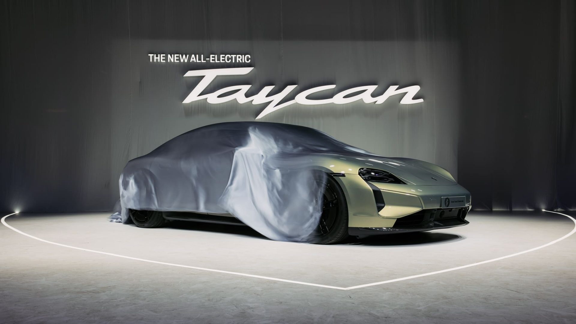 ปอร์เช่ เอเชีย แนะนำ Taycan Turbo S Celestial Jade - นิตยสาร INCARS MAGAZINE